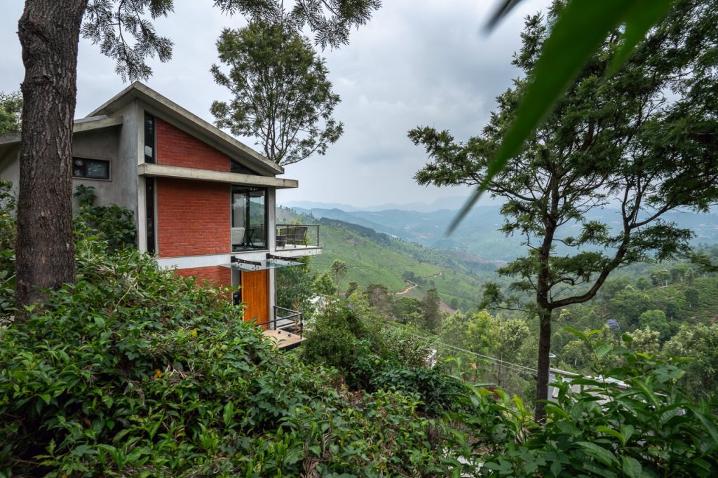 How to Reach Coonoor | By Road, Flights, Best Scenic Routes