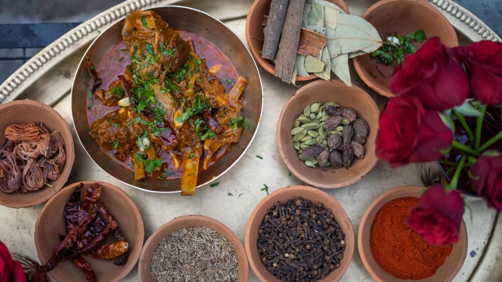 What Is Jaipur Famous For? Souvenirs, Heritage Spots And More